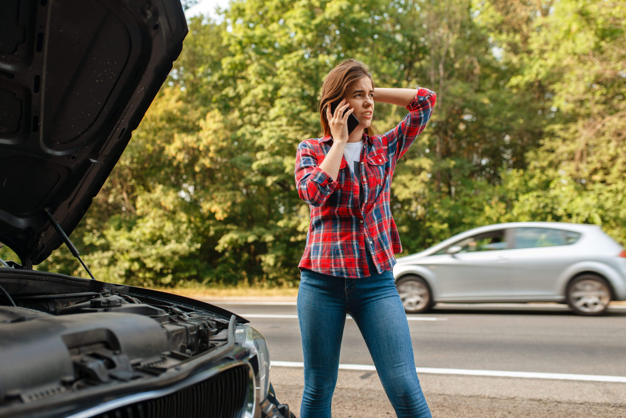 The Steps to Take When Waiting for a Tow - Barnett's Towing
